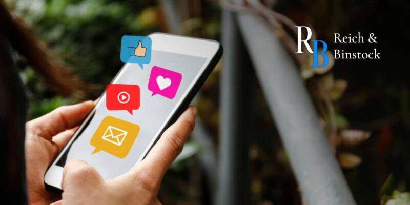 10 Negative Effects of Social Media | Social Media Addiction Claim